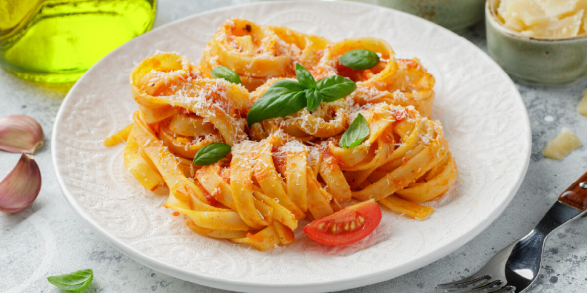 Fetuccini a la italiana. – Alma Foods